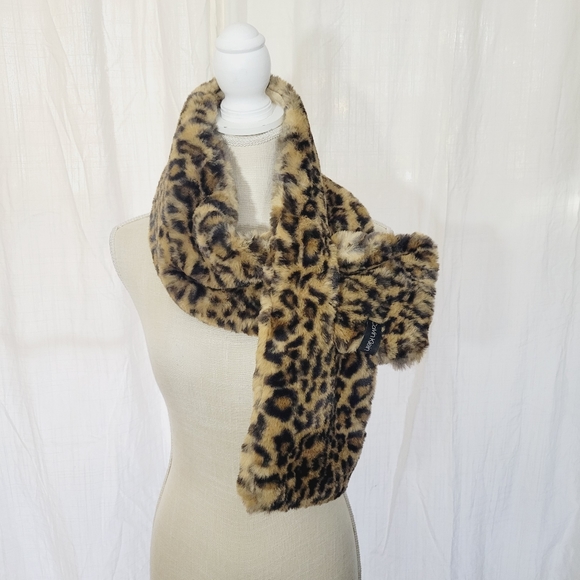 Calvin Klein | Accessories | Calvin Klein Pullthrough Fauxfur Luxurious ...
